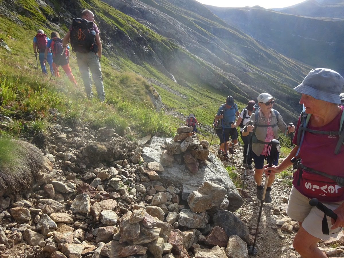 15 DSC07423 a l altitude 2100 nous quittons le sentier du refuge Robert ...